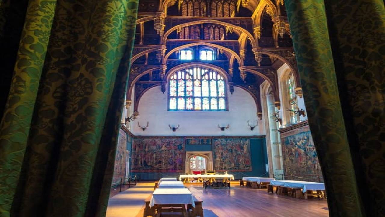 Half-Day Trip to Hampton Court Palace from London – Tudor Palace ...